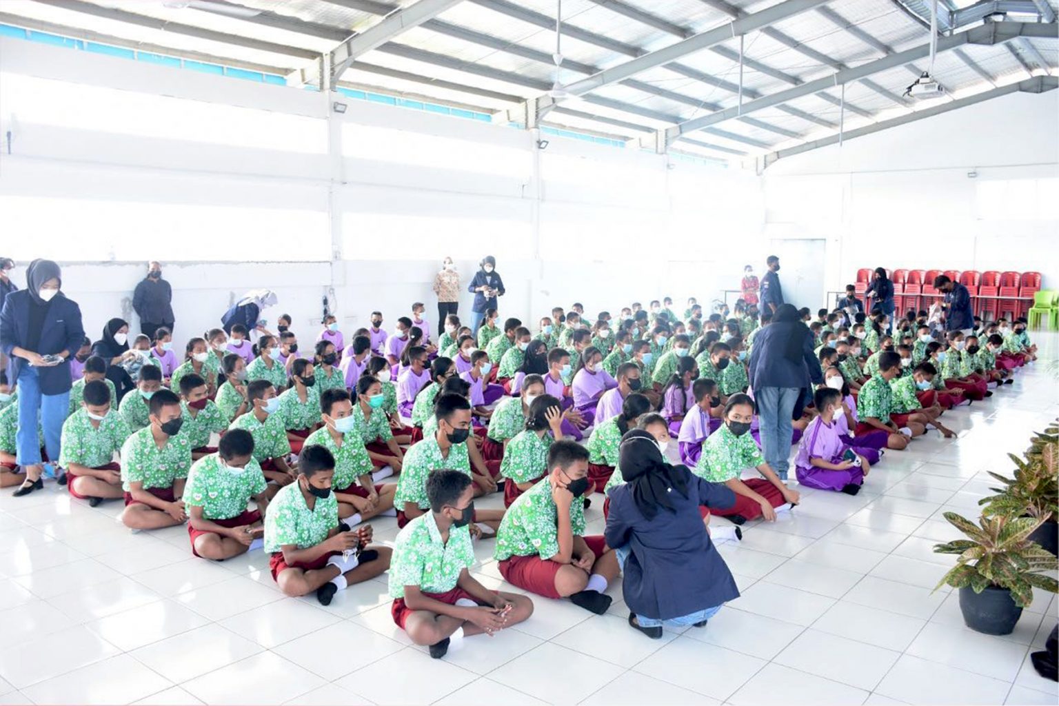 Relawan Polibatam Bagi 7000 Masker Produksi Yayasan Cinderella ...