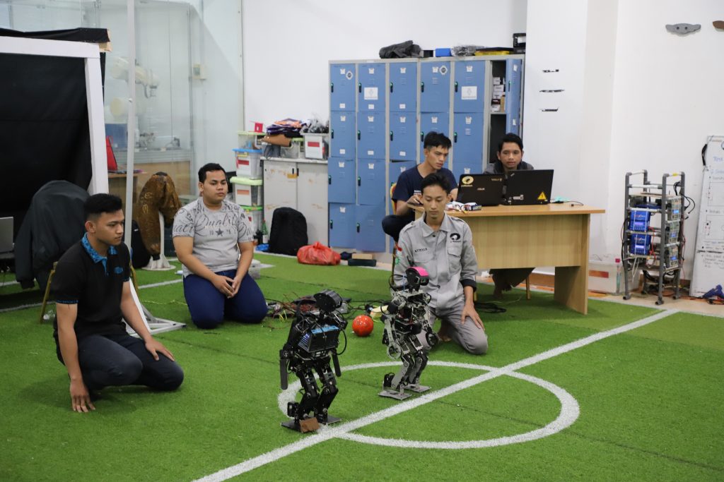 Barelang Robotics Team Polibatam Raih Juara 1 KRSBI Beroda, Juara 1 ...