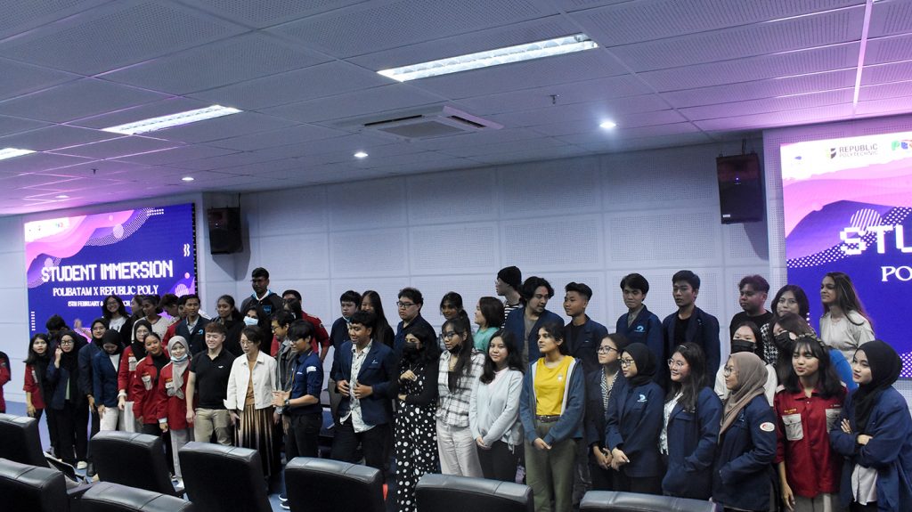 The Excitement of Collaboration Between Students of Polibatam and ...