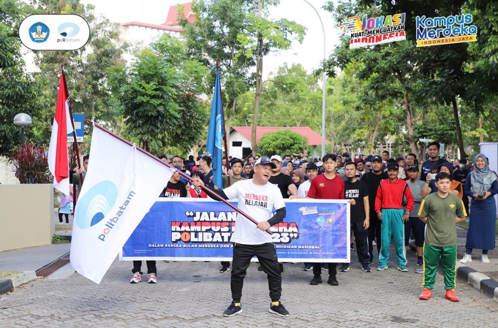 Healthy Walk with Polibatam Campus Academic Community, in the Context of Freedom Learning Month ...