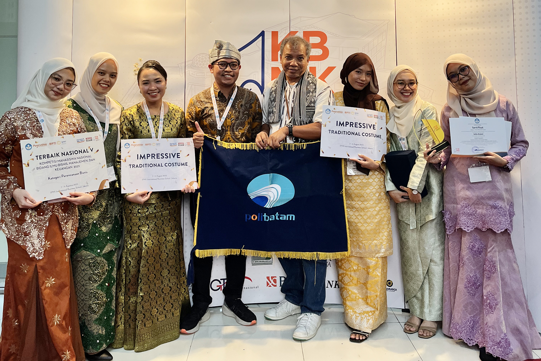Polibatam Students Enter the Best Nomination in the National Student Competition in the Fields ...