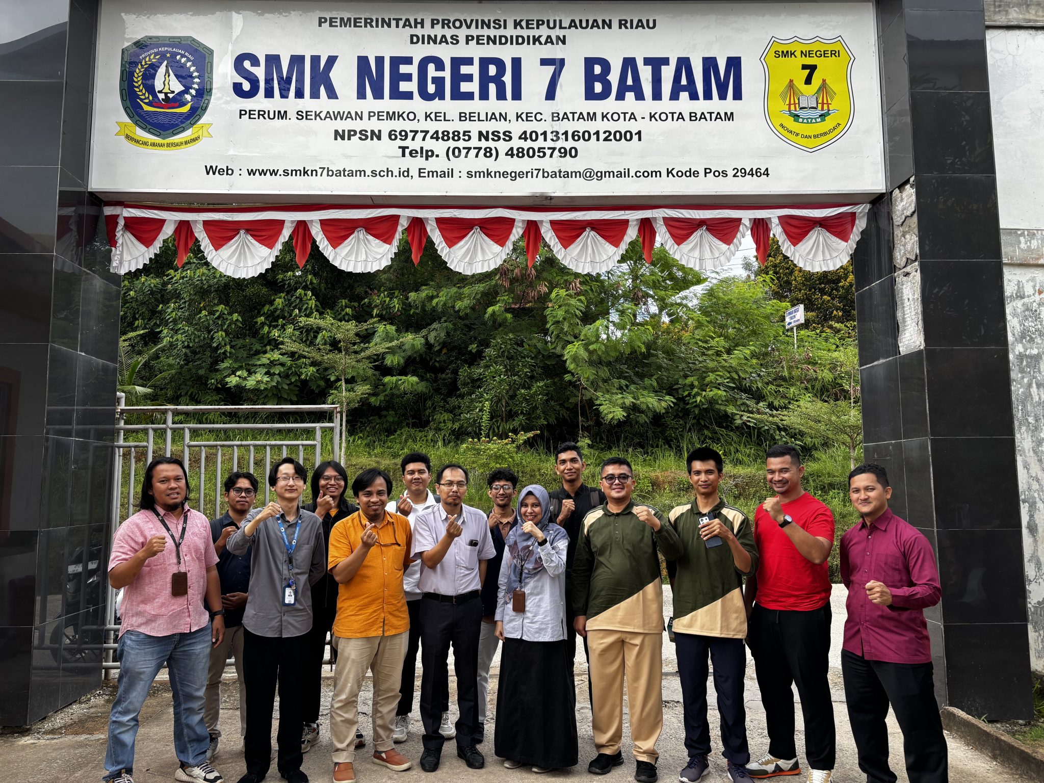 Pembangunan Security Operations Center (SOC) di SMK N 7 Batam untuk ...