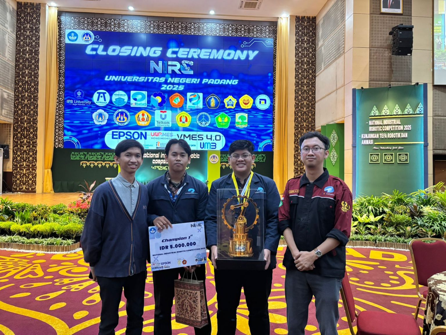 Polibatam Raih Juara Umum di National Robotics Industrial Competition ...